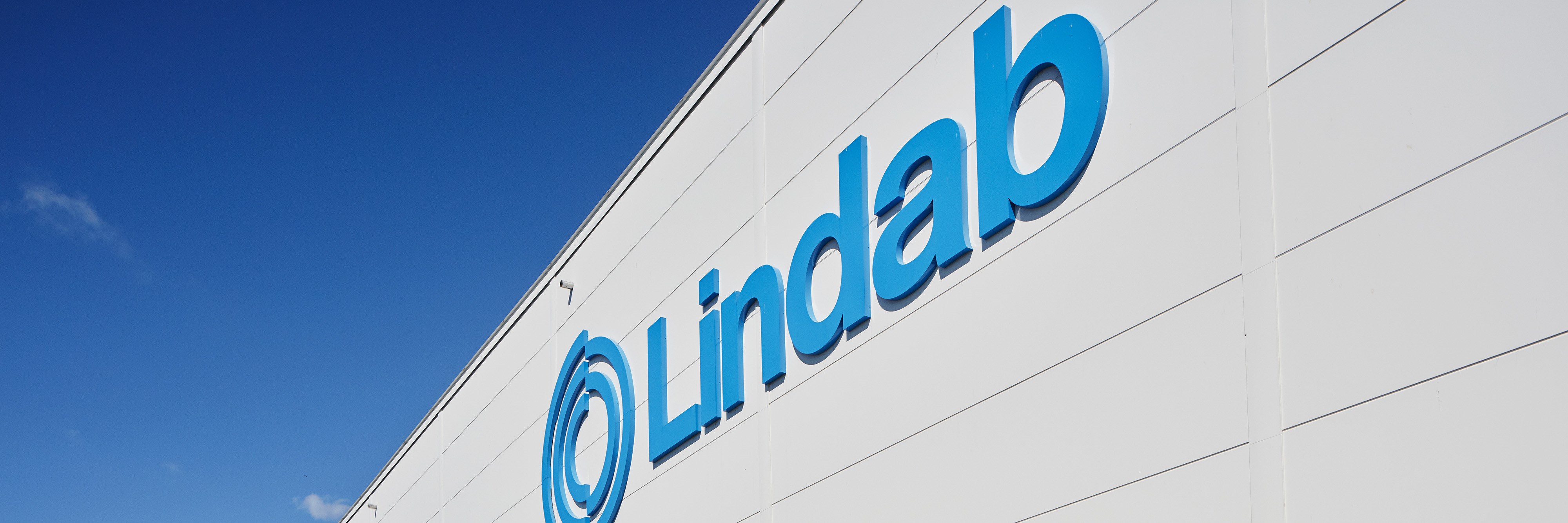 Stahllösungen für Dächer, Fassaden & Lüftung | Lindab